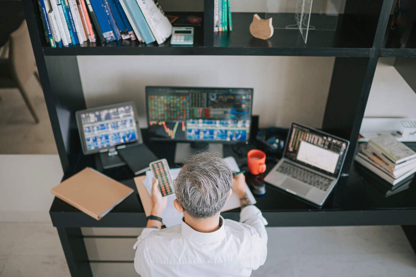 Pros and Cons of Robo-Advisors - Experian